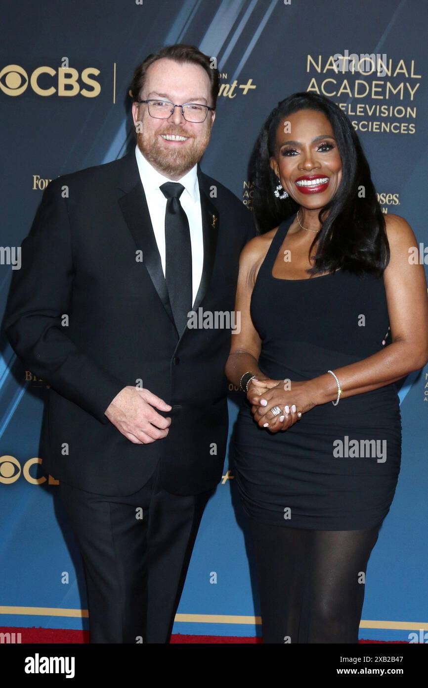 LOS ANGELES - JUN 8: Adam Sharpe, Sheryl Lee Ralph arrives at the 51st ...