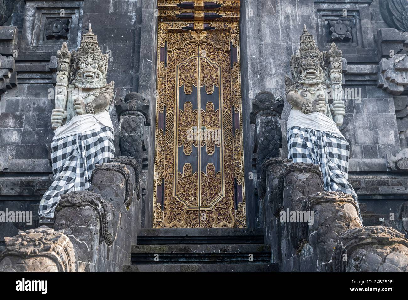 Pura Goa Lawah Temple Entrance Gate with Statue in Bali Stock Photo - Alamy