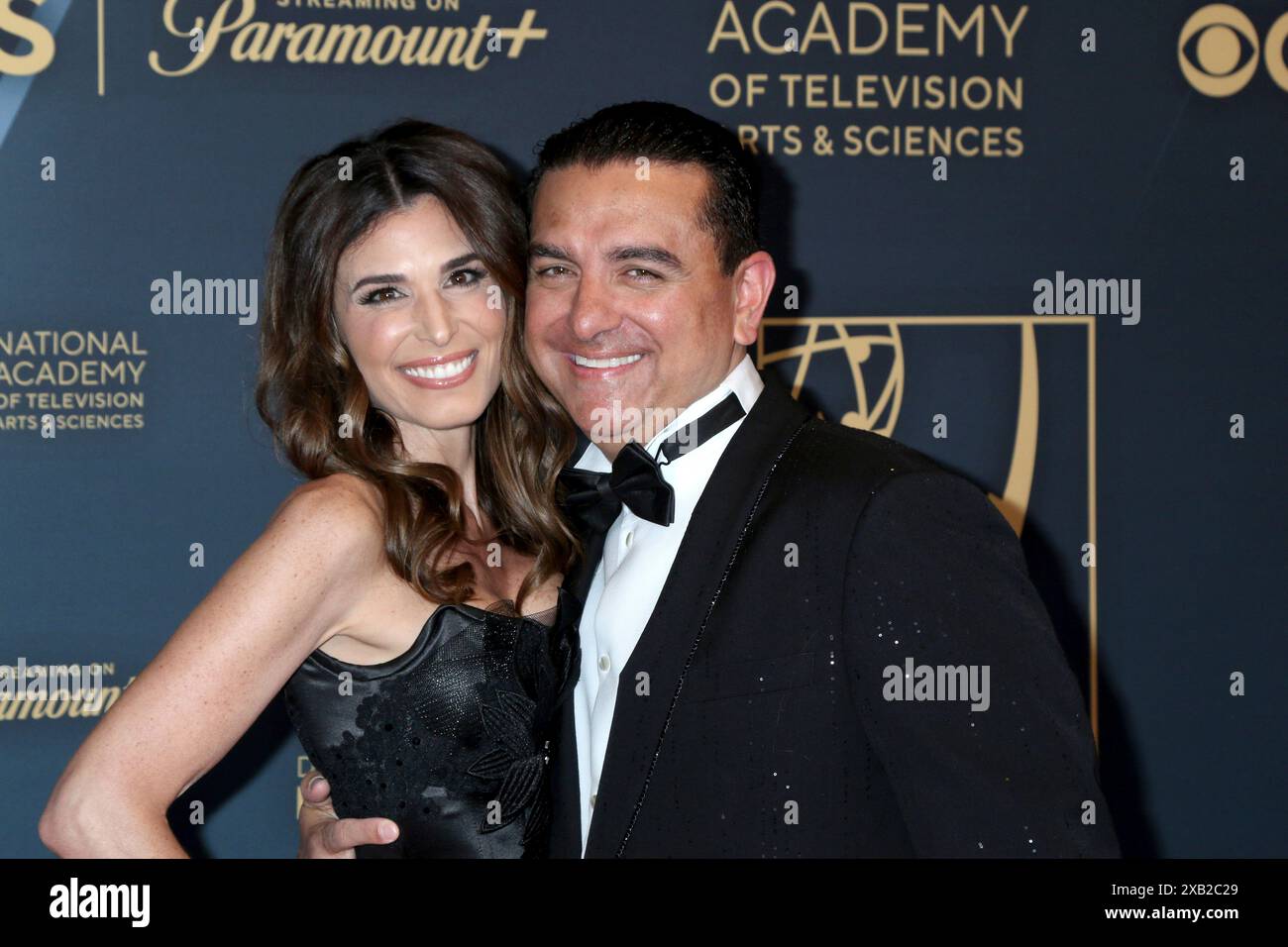 LOS ANGELES - JUN 8: Lisa Valesto, Buddy Valastro arrives at the 51st ...