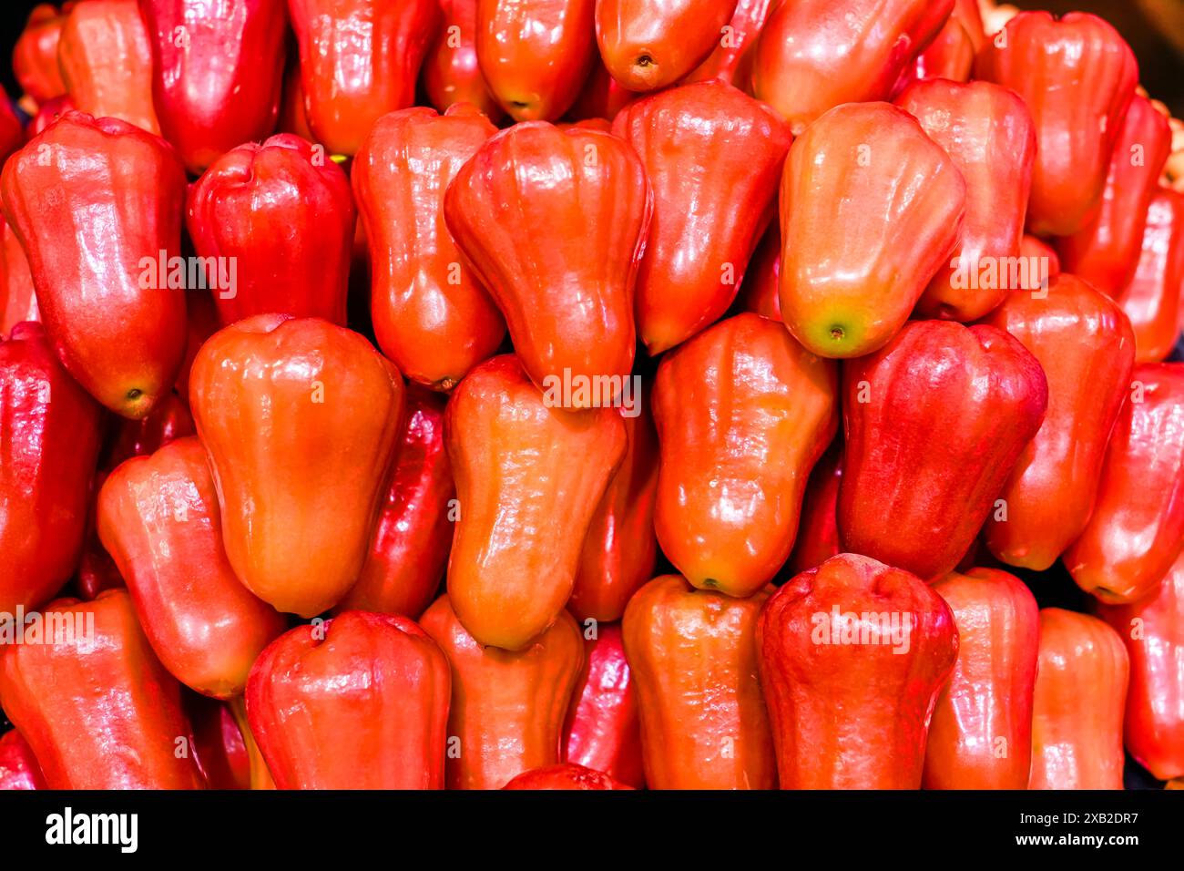 Rose apples hi-res stock photography and images - Alamy