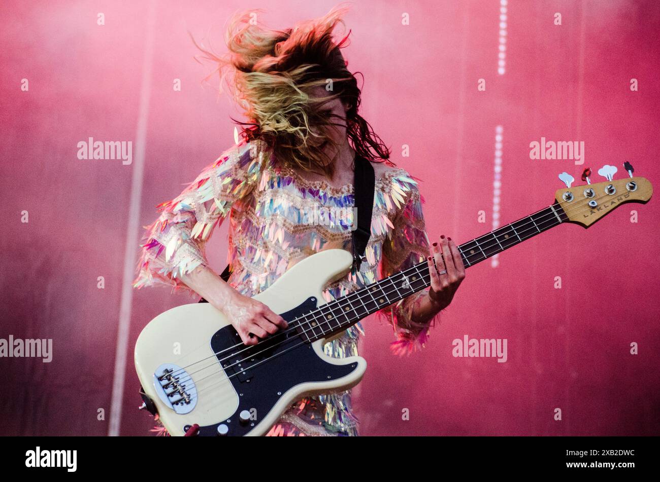 Charlotte cooper bass player hi-res stock photography and images - Alamy