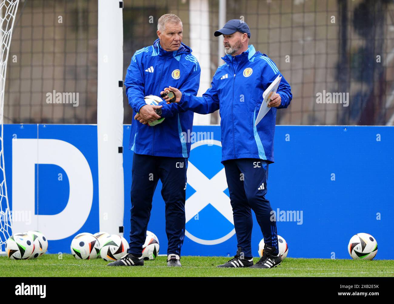Scotland manager Steve Clarke (right) with goalkeeping coach Chris ...