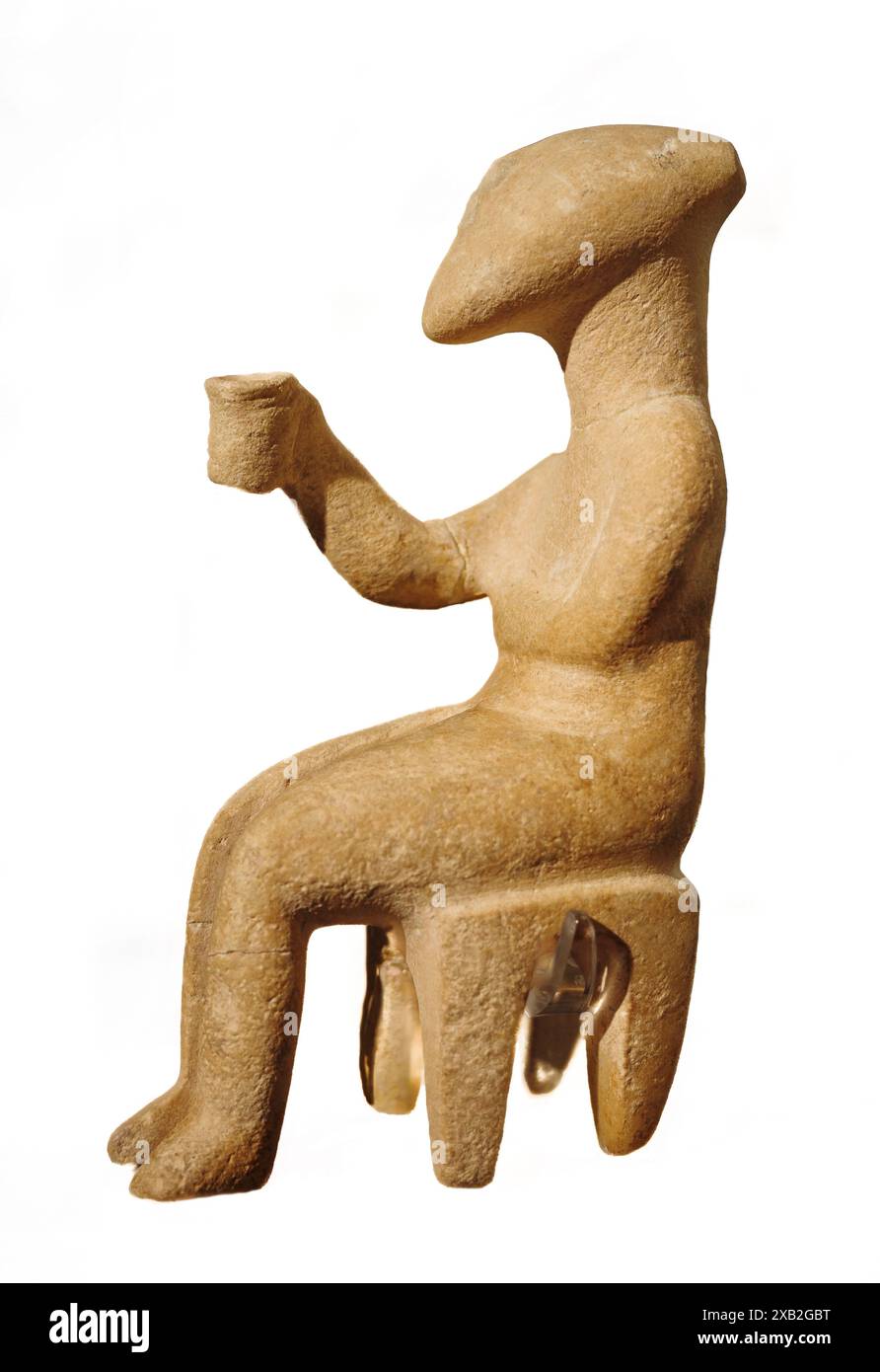 CYCLADIC ART, The cup bearer, figurine of the canonical type, Syros ...