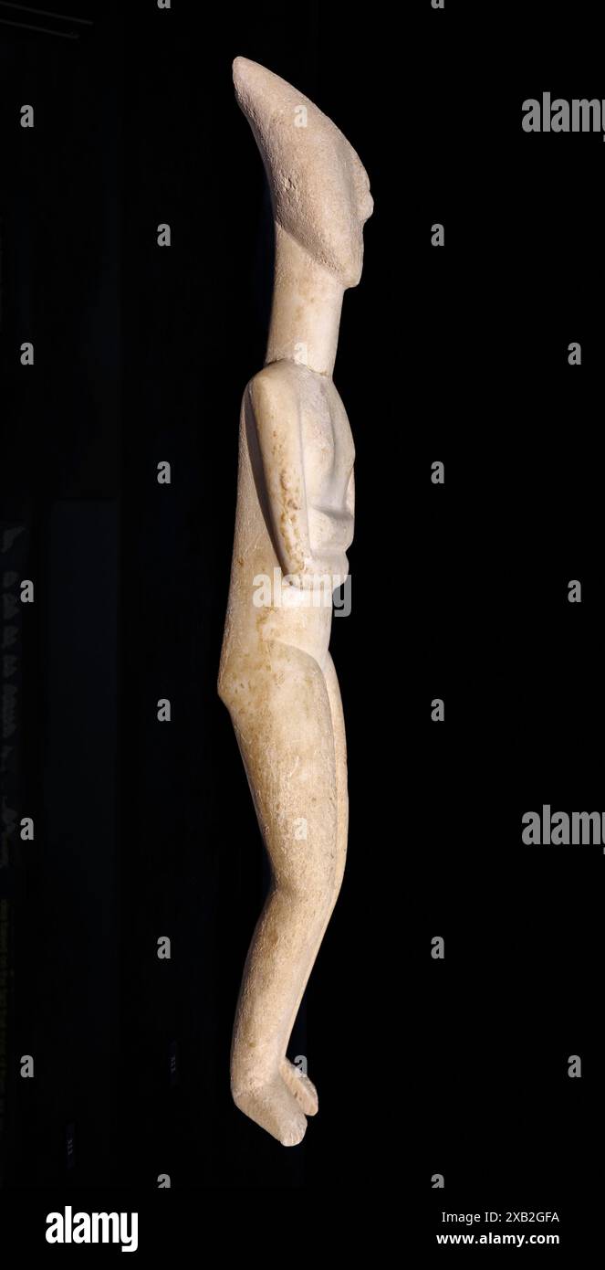 CYCLADIC ART. Side view of a Female figurine of the canonical type ...