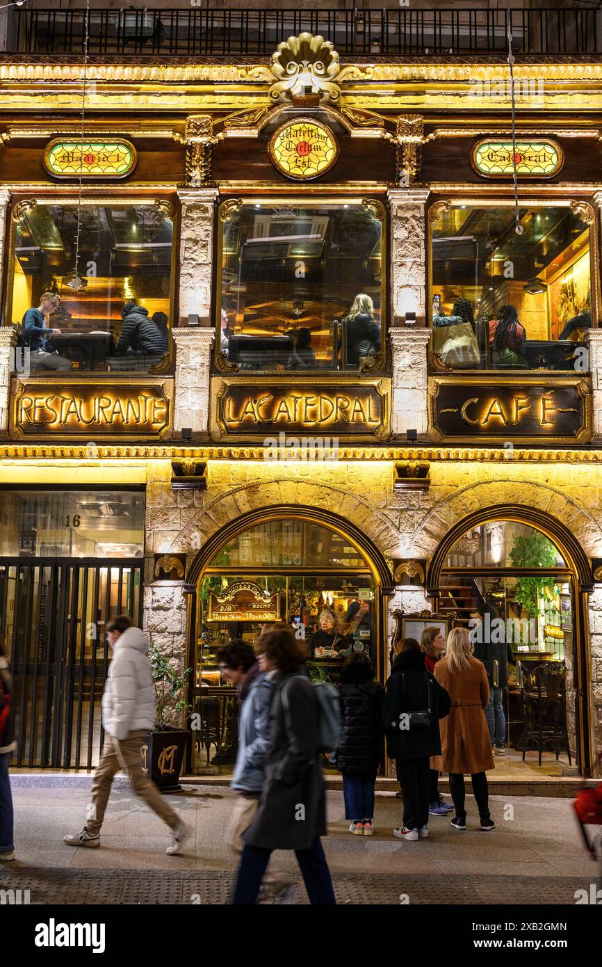 La Catedral restaurant and cafe, in the Calle de San Jeronimo, Sol ...