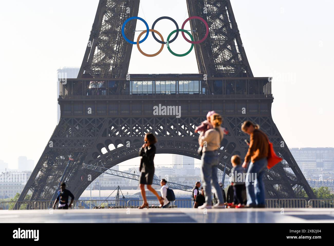 Five olympic rings hi-res stock photography and images - Alamy