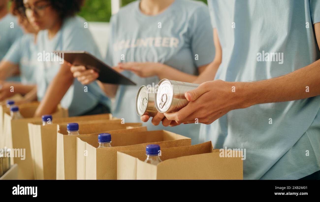 Charity giving food hands hi-res stock photography and images - Alamy