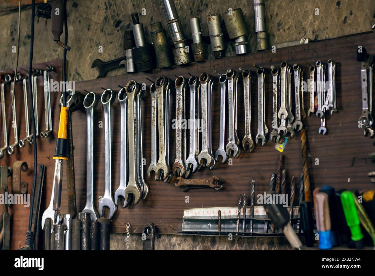 Ratchets on wall hi-res stock photography and images - Alamy