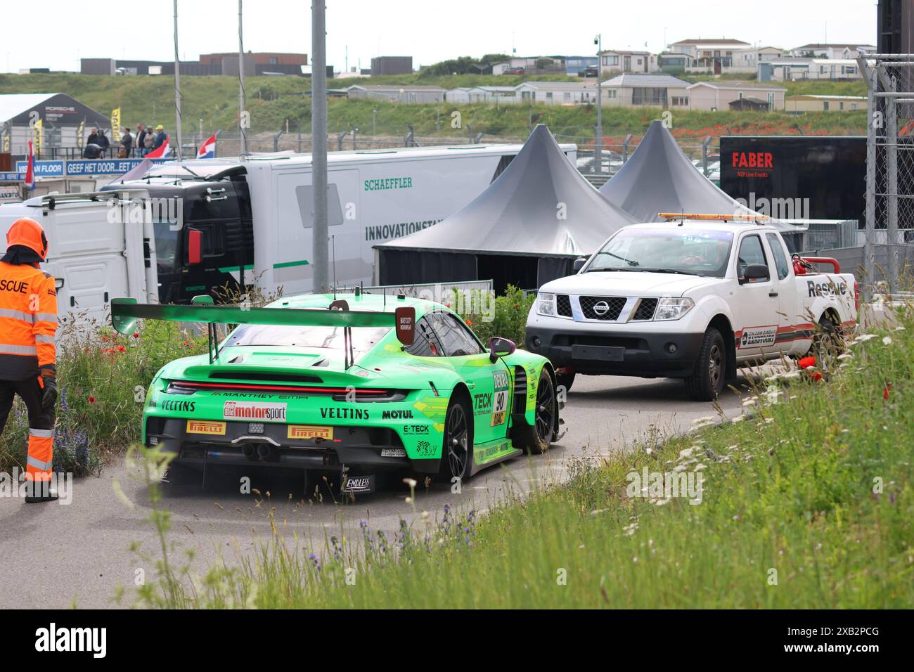 Ayhancan Gueven (TUR), #90, Porsche 911 GT3 R, Team: Manthey EMA Racing ...