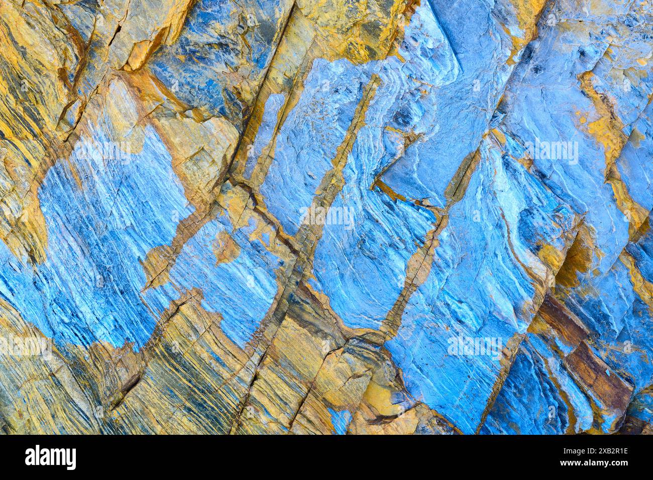 Gold lamination hi-res stock photography and images - Alamy
