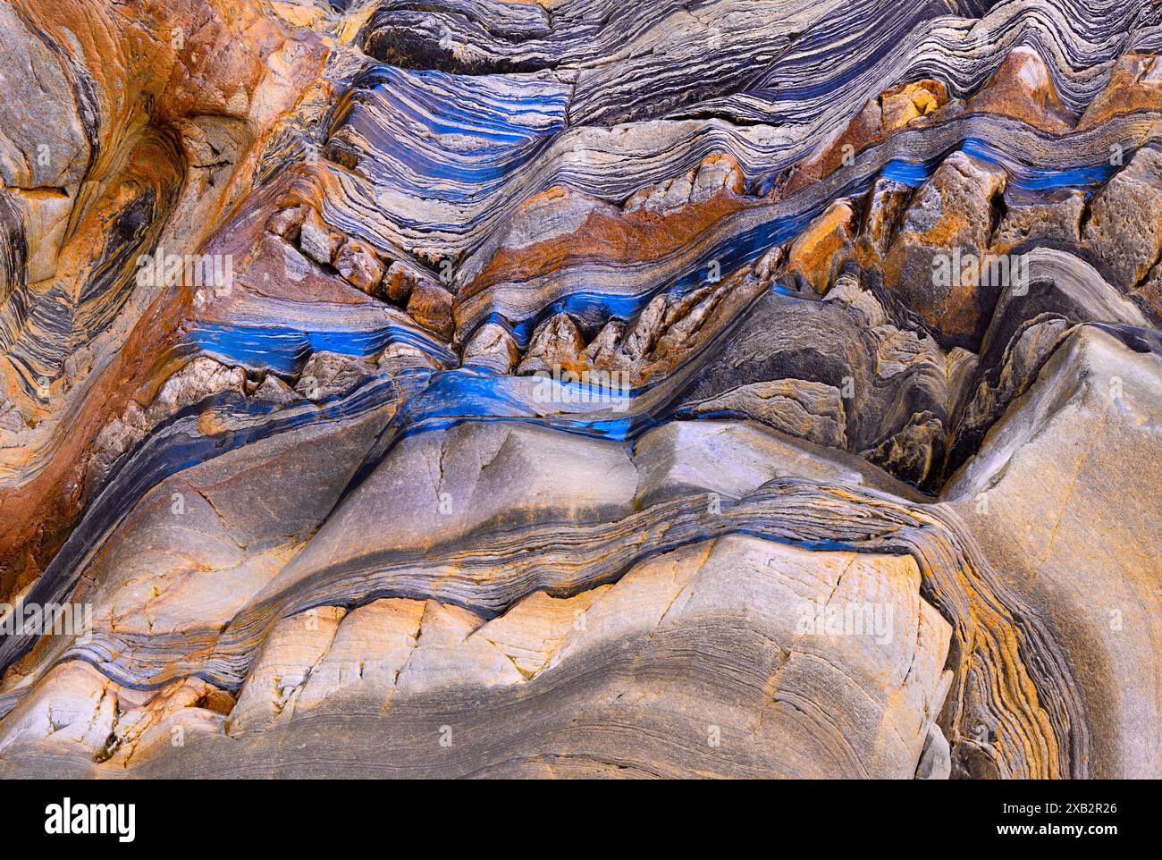 Detailed photography of naturally layered quartzite and slate rock ...