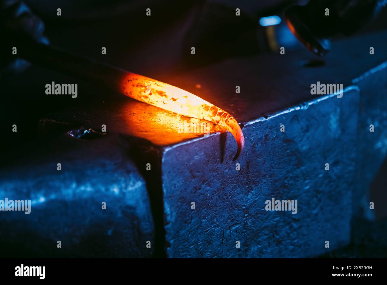 Heated metal rod glowing red hi-res stock photography and images - Alamy