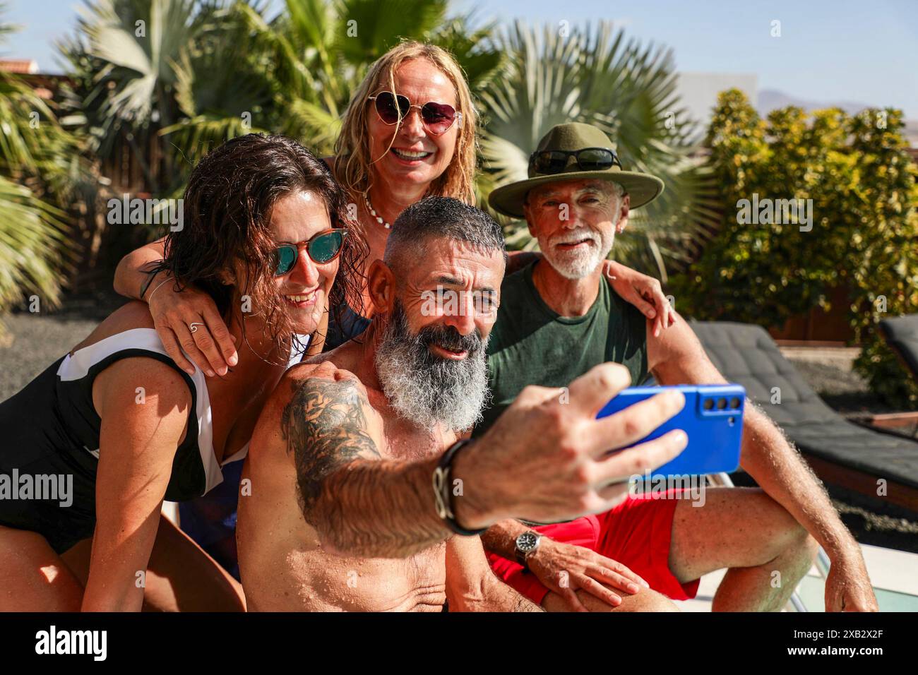 Group men gathered outdoors hi-res stock photography and images - Alamy