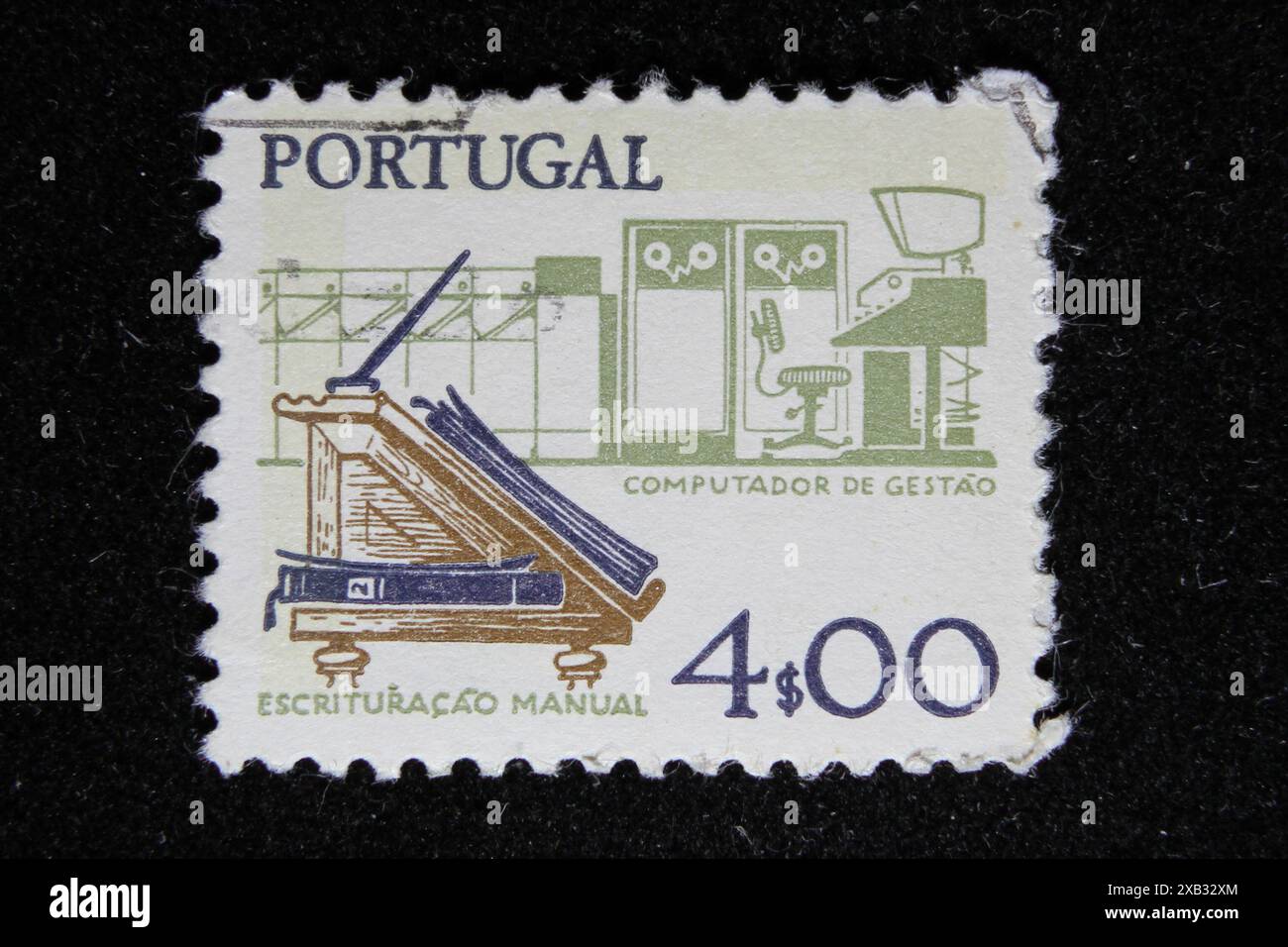 Old portugal postage stamp hi-res stock photography and images - Alamy