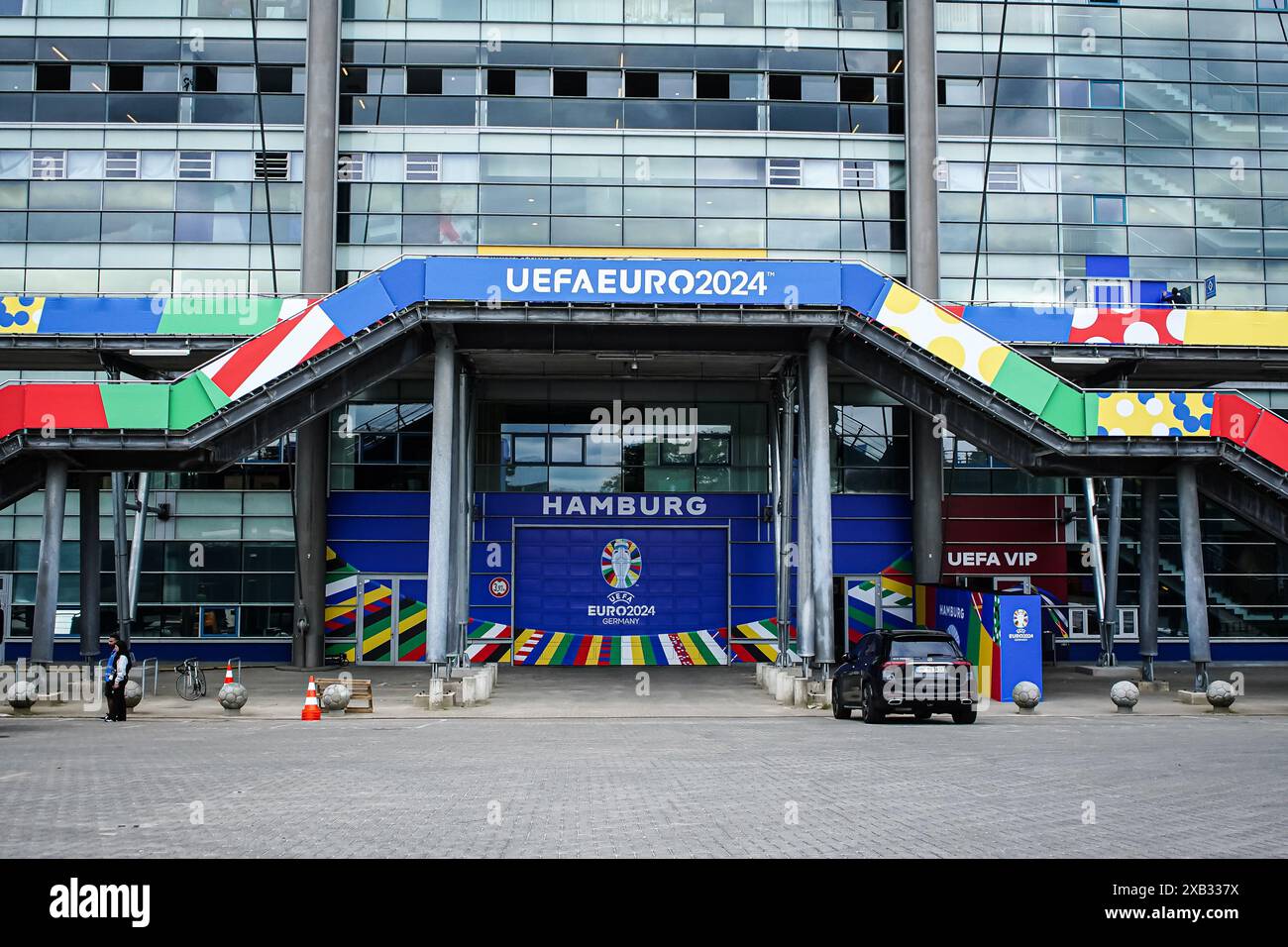 Buseinfahrt Volksparkstadion mit UEFA EURO 2024 Branding GER, Stadium ...