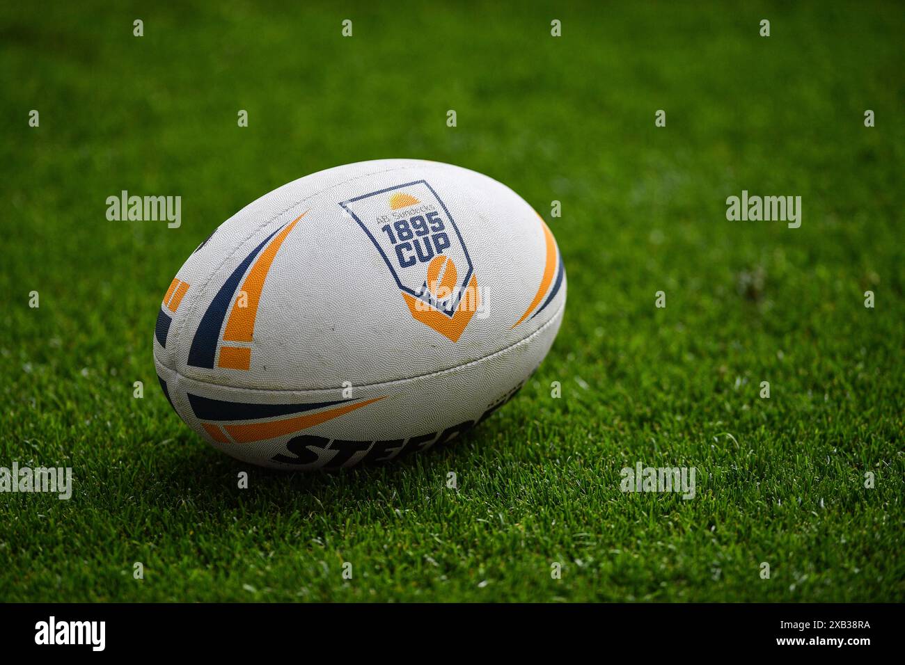 London, England - 8th June 2024 - 1895 AB Sundecks Official Match Ball ...