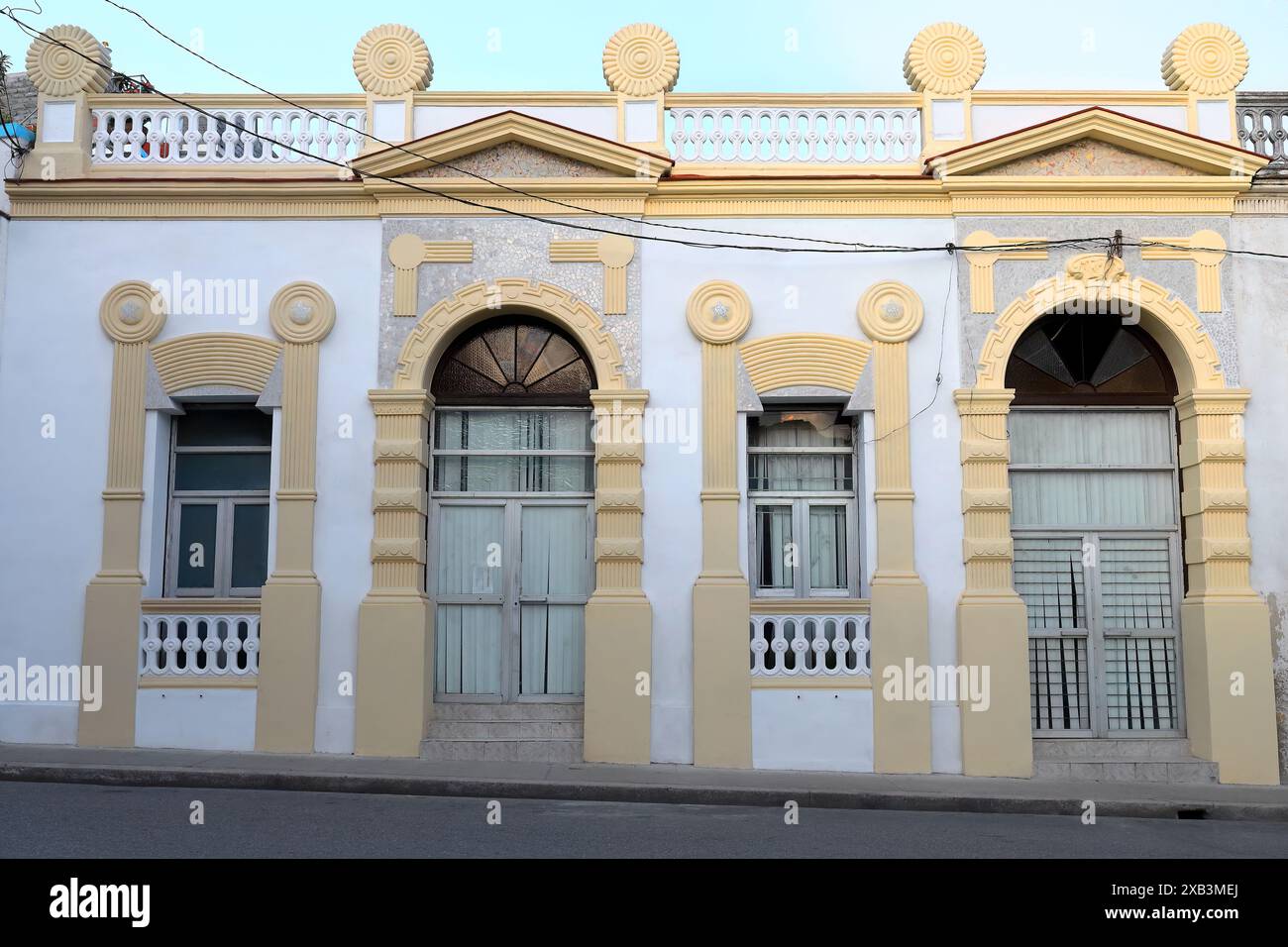 364 House in the Historic Center with decoration of pediments, disc ...