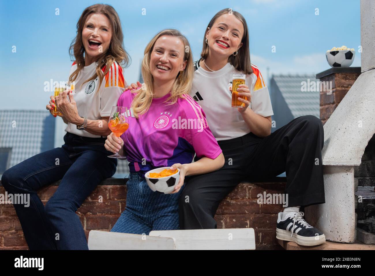 Cologne, Germany. 10th June, 2024. Julia Wiedemann (r), Ania Niedieck ...