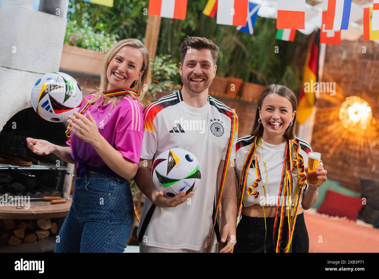 Cologne, Germany. 10th June, 2024. Ania Niedieck (l), Dominik Flade and ...