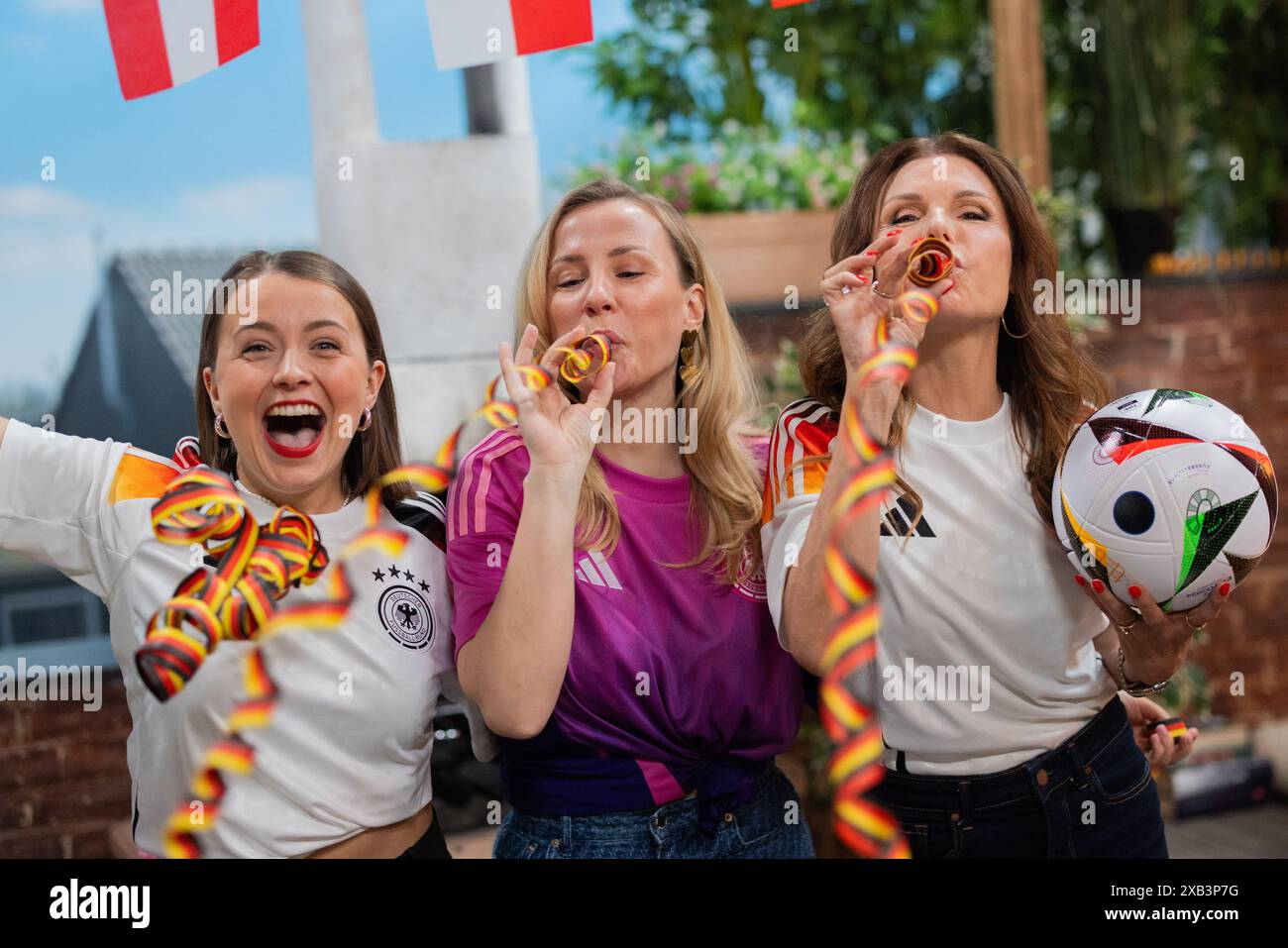 PRODUCTION - 10 June 2024, North Rhine-Westphalia, Cologne: Julia ...
