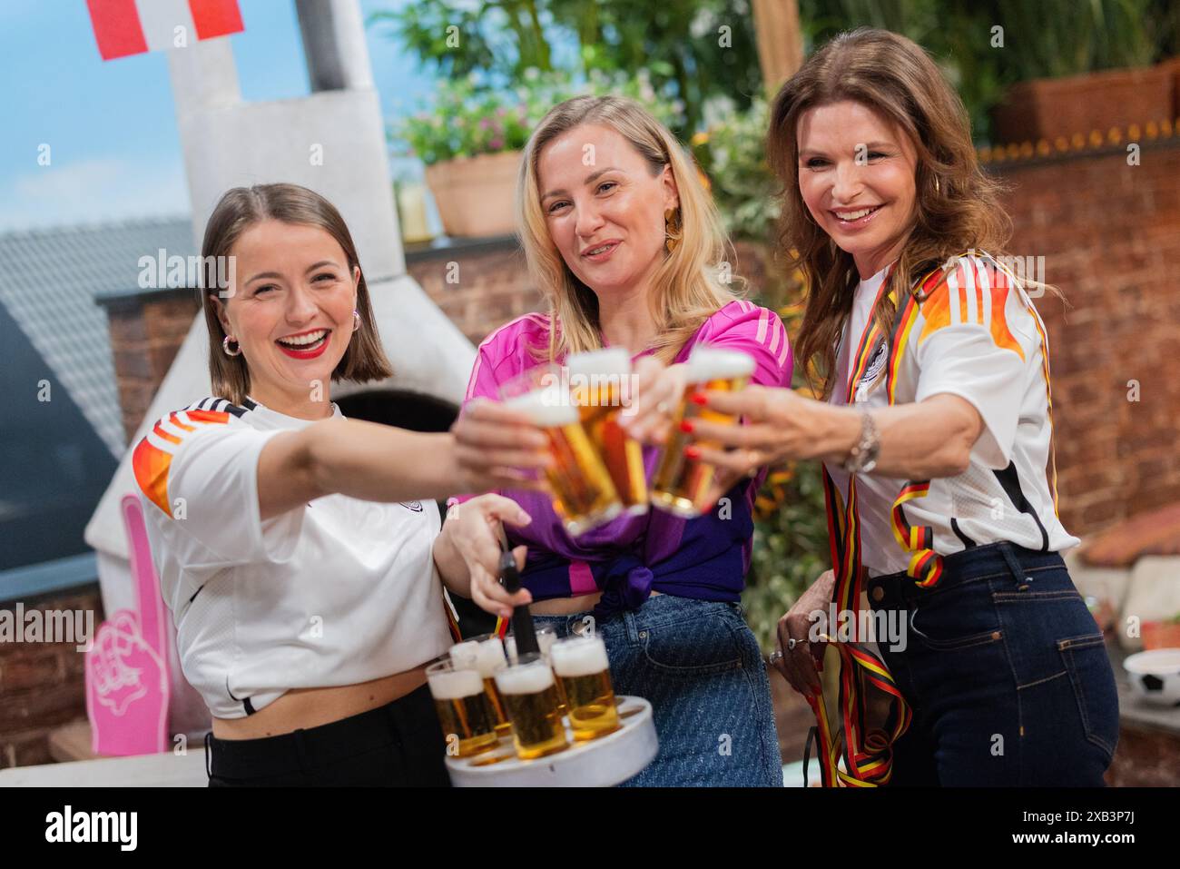 PRODUCTION - 10 June 2024, North Rhine-Westphalia, Cologne: Julia ...