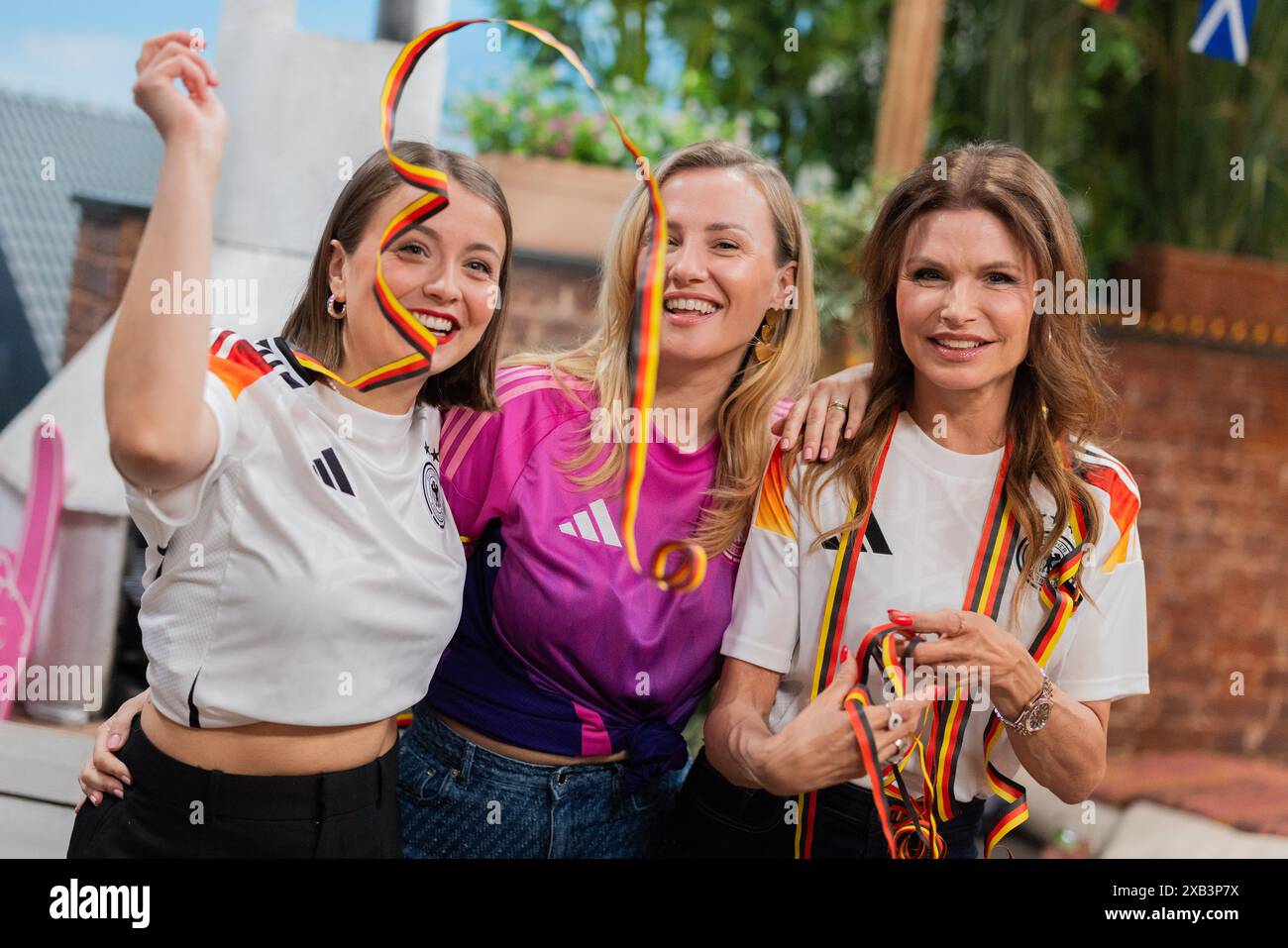 PRODUCTION - 10 June 2024, North Rhine-Westphalia, Cologne: Julia ...