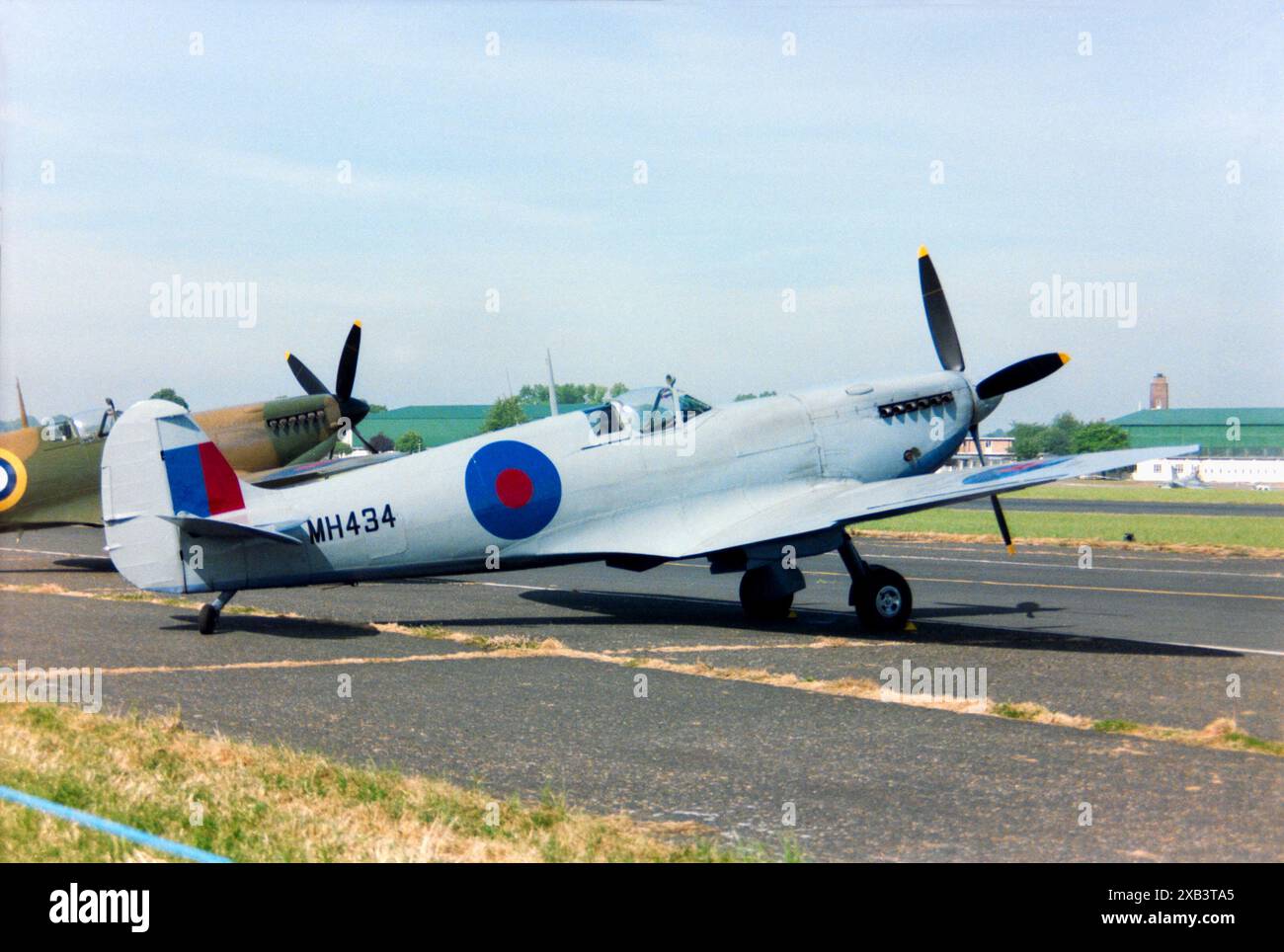 Second World War fighter plane Supermarine Spitfire IX MH434 at the ...