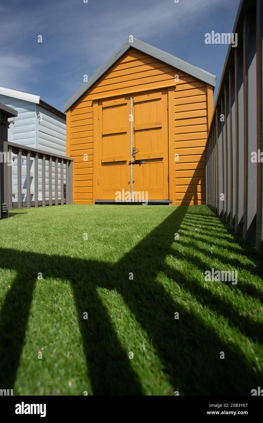 Artificial grass beach hut hi-res stock photography and images - Alamy