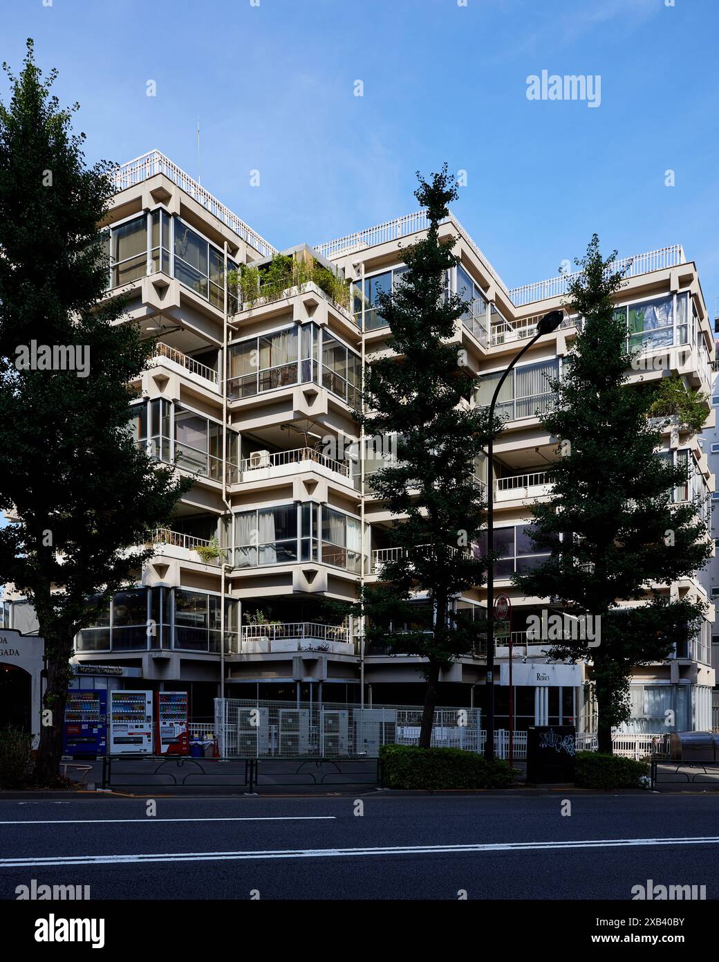 Villa Bianca (ビラ・ビアンカ), designed by Hotta Eiji, 1964; Tokyo, Japan ...