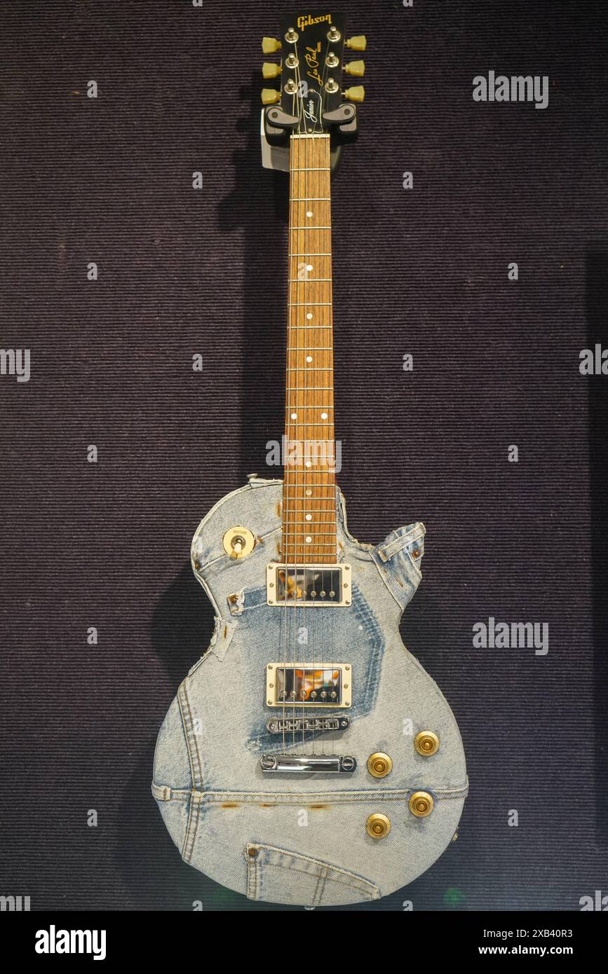 David Oxtoby: A Customised Gibson Les Paul Junior Electric Guitar Stock ...