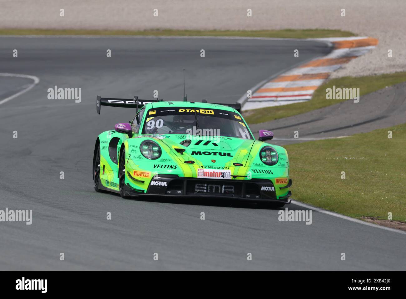 Ayhancan Gueven (TUR), #90, Porsche 911 GT3 R, Team: Manthey EMA Racing ...