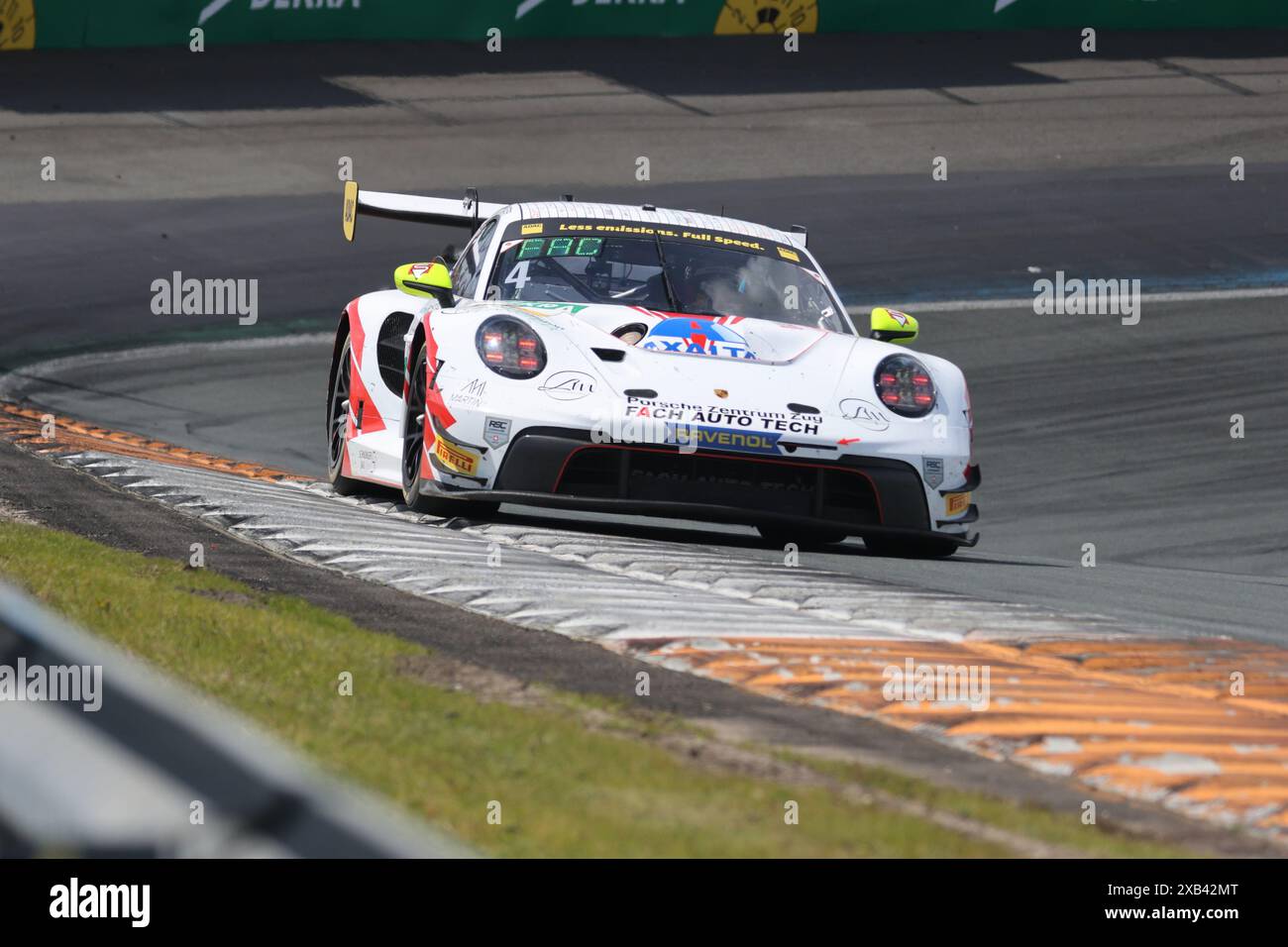Alexander Fach (CHE) / Alexander Schwarzer (CHE), #4, Porsche 911 GT3-R ...