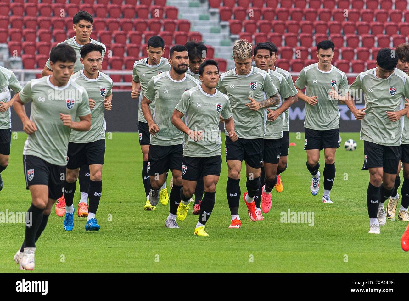 Thailands national football team hi-res stock photography and images ...