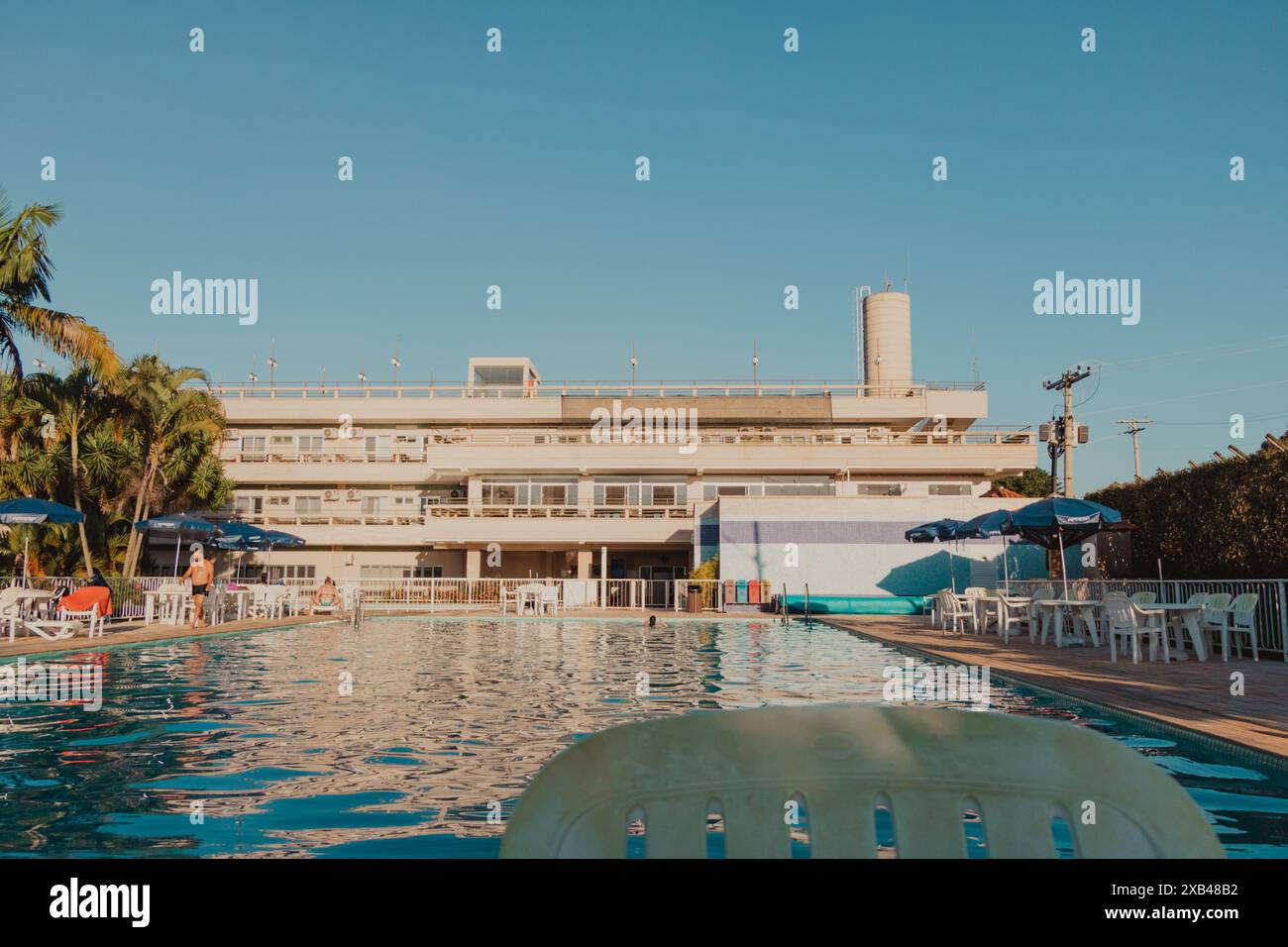 Modern luxury resort swimming pool hi-res stock photography and images ...