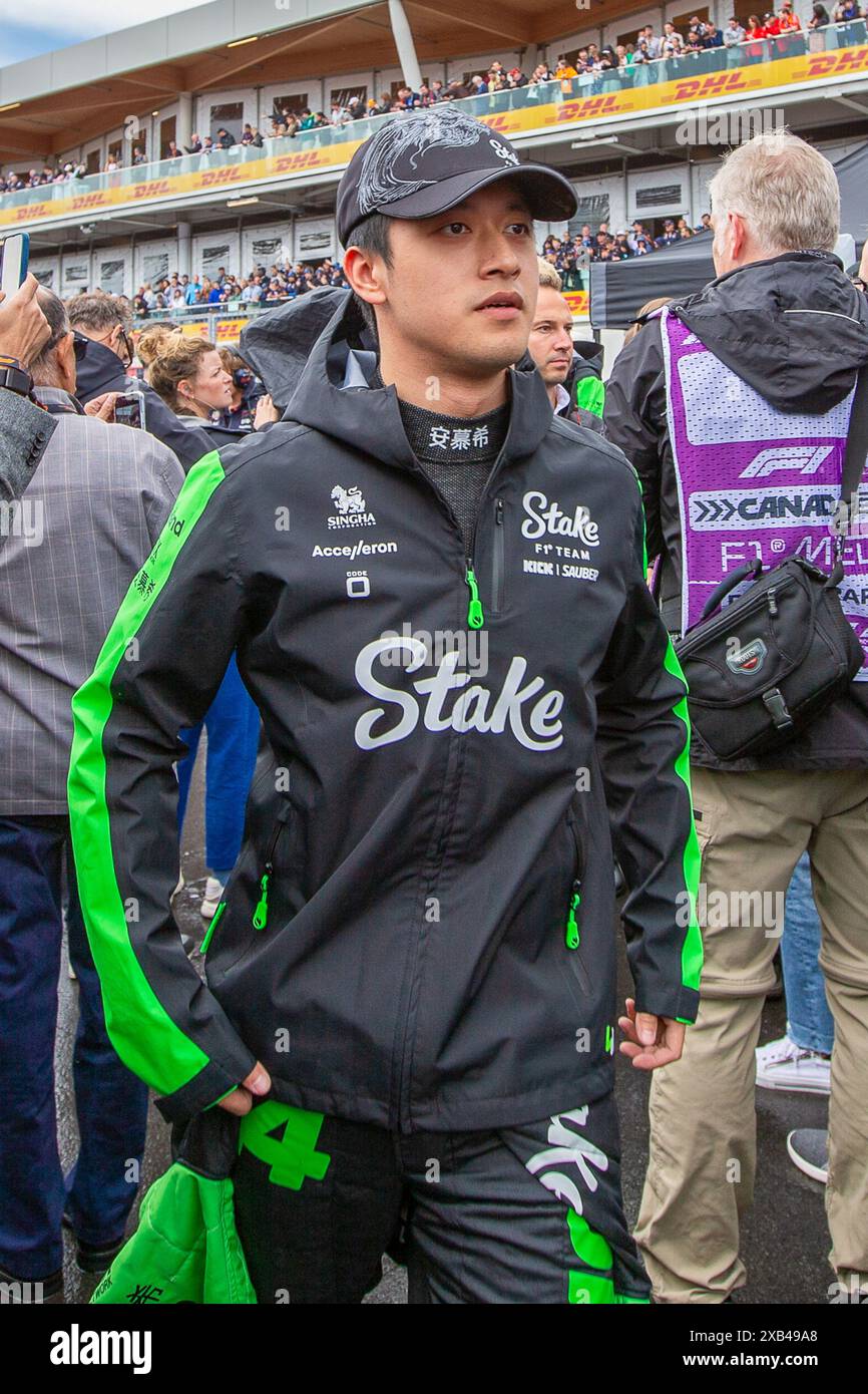 Zhou Guanyu (CHN) - Stake F1 Team Kick Sauber - Sauber C44 ...