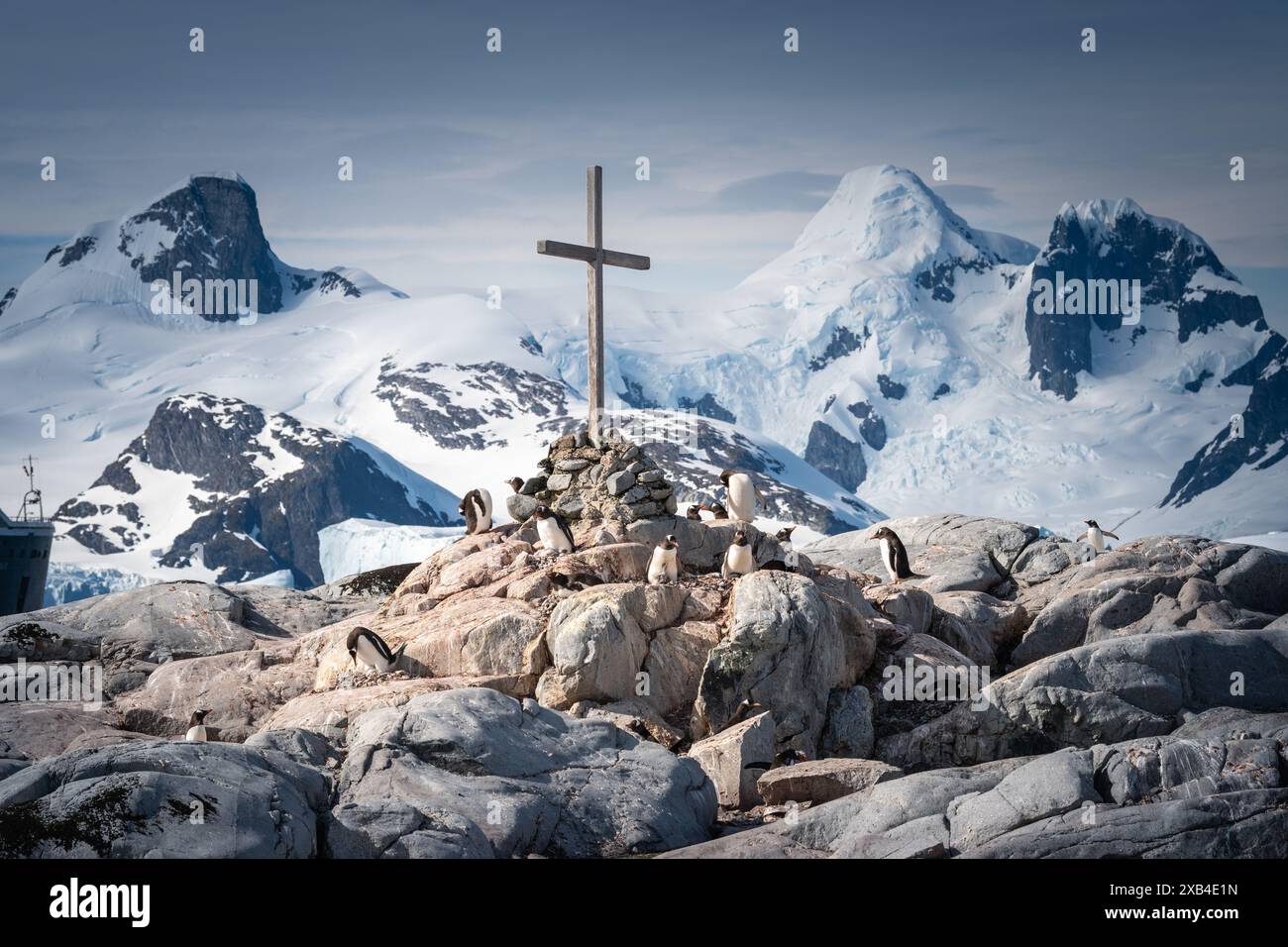 Cross on Petermann Island, Antarctica Stock Photo - Alamy