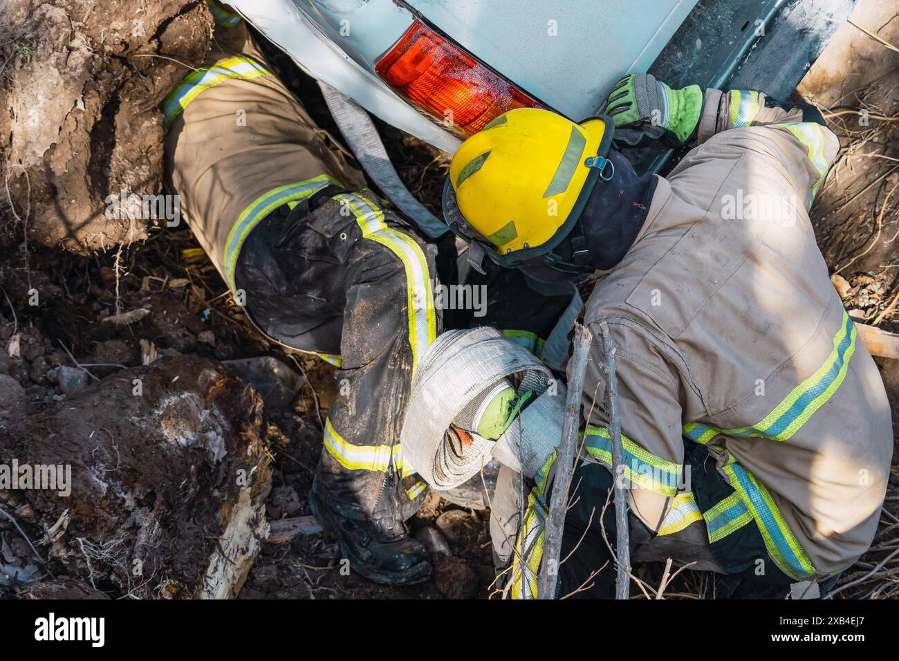 Fireman rescuing woman hi-res stock photography and images - Alamy