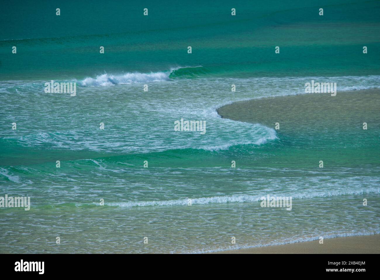 Waves on Seilebost beach on the west coast of the Isle of Harris Stock ...