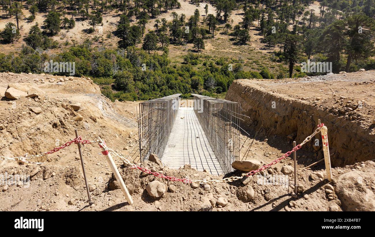 Construction - Highway bridge assembly Stock Photo - Alamy