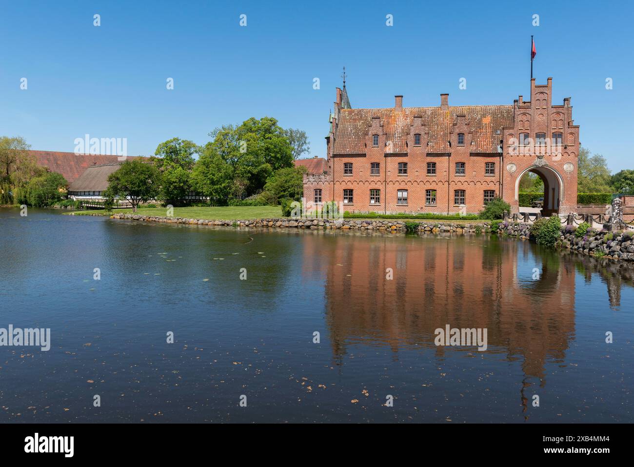 Gatehouse to Egeskov moated castle, Kvaerndrup near Svenborg, Svendburg ...
