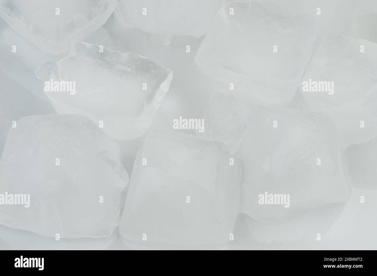 White ice cubes hi-res stock photography and images - Alamy