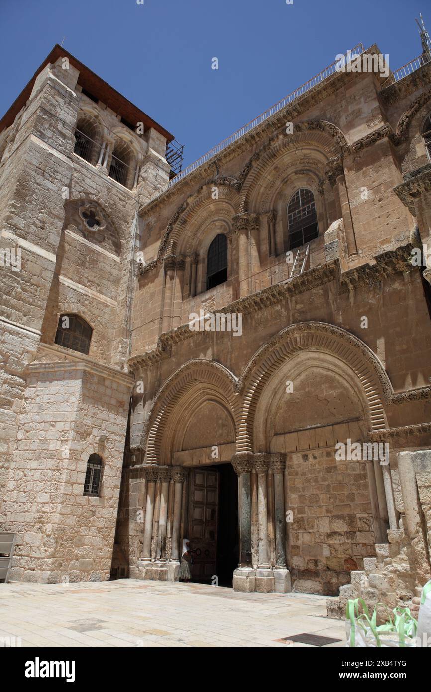 Architectural arches at the main entrance to the Church of the Holy ...