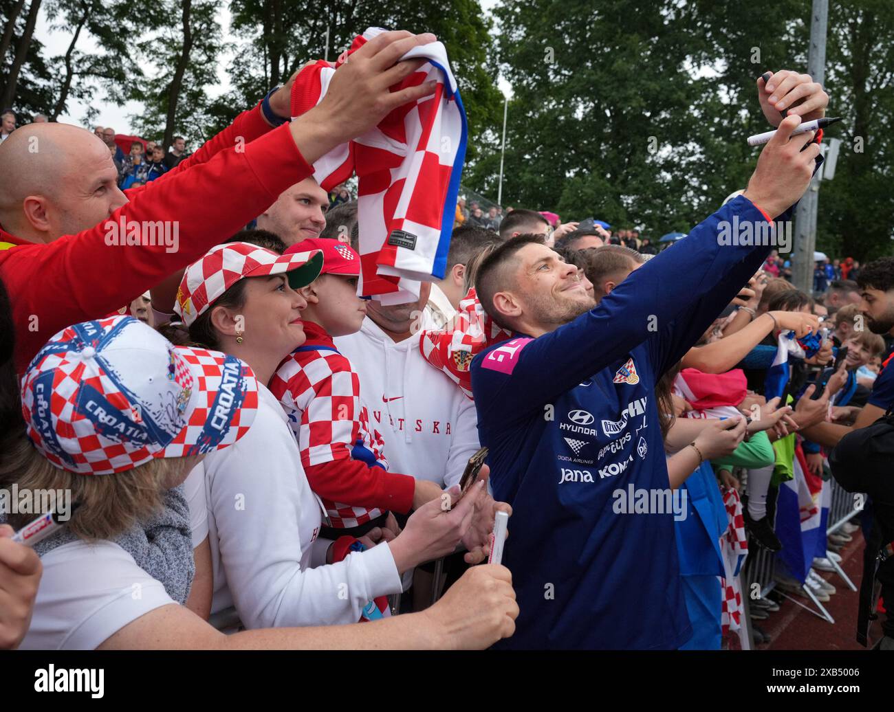 Spectations hi-res stock photography and images - Alamy