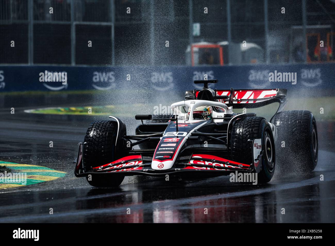 20 MAGNUSSEN Kevin (den), Haas F1 Team VF-24 Ferrari, action during the Formula 1 AWS Grand Prix ...