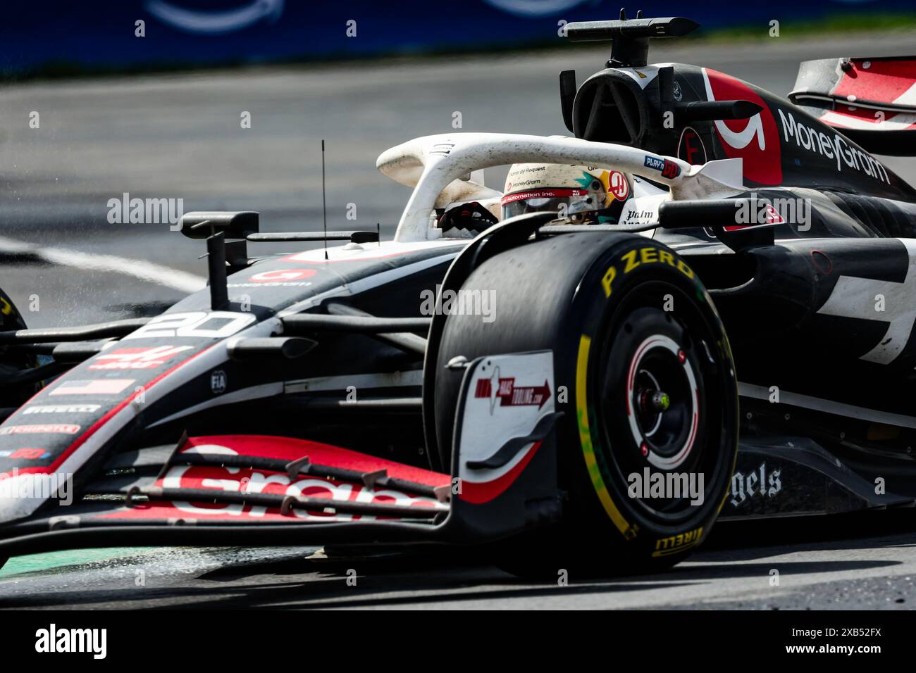 20 MAGNUSSEN Kevin (den), Haas F1 Team VF-24 Ferrari, action during the Formula 1 AWS Grand Prix ...