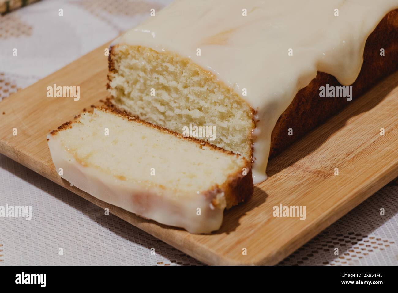 English cake hi-res stock photography and images - Alamy