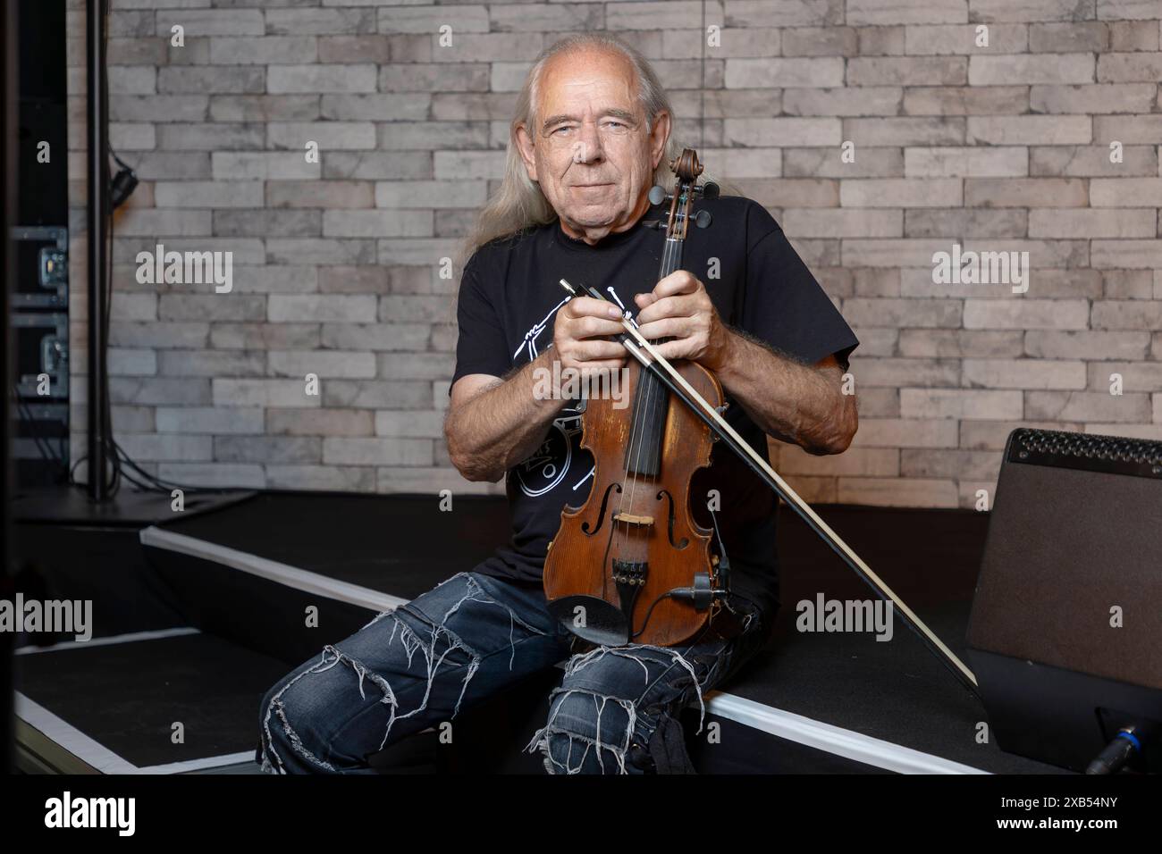 Rock-Geiger Hans Wintoch alias Hans die Geige geb. 1. Oktober 1954 ...