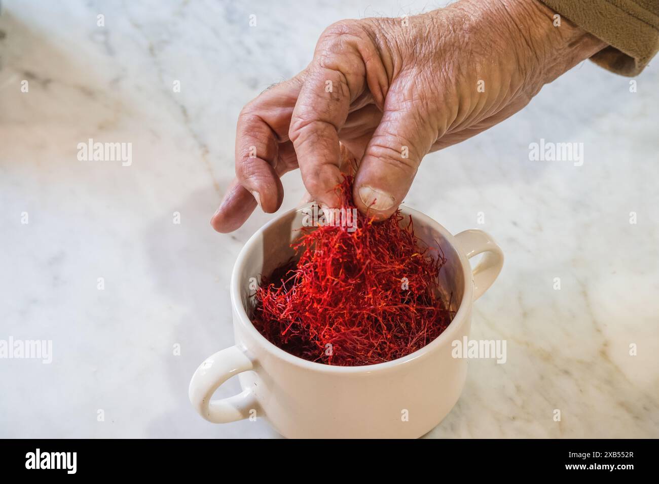 Saffron industry hi-res stock photography and images - Alamy