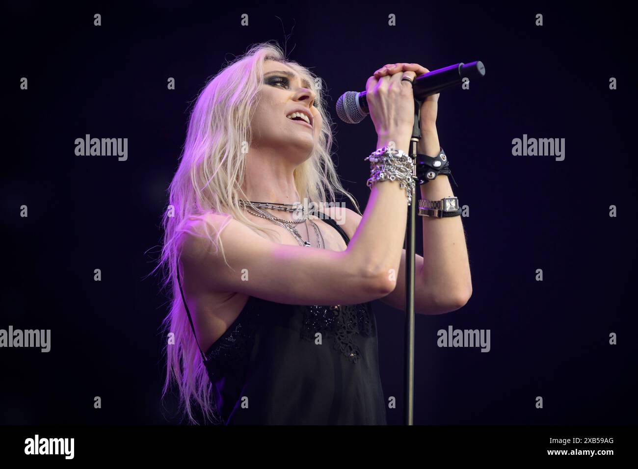 The Pretty Reckless Taylor Momsen als Support-Band von AC/DC live im Olympiastadion, München am ...
