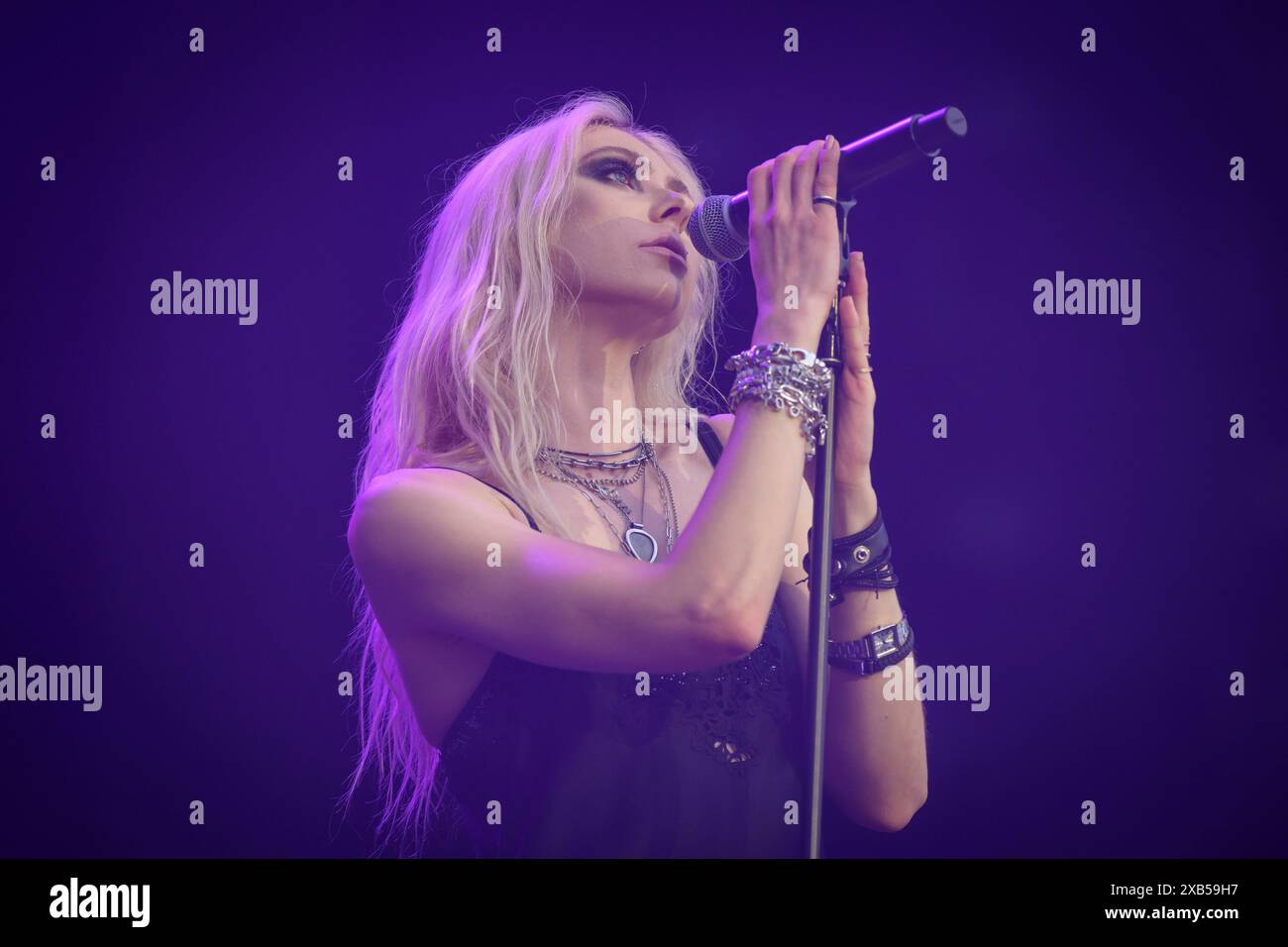 The Pretty Reckless Taylor Momsen als Support-Band von AC/DC live im Olympiastadion, München am ...